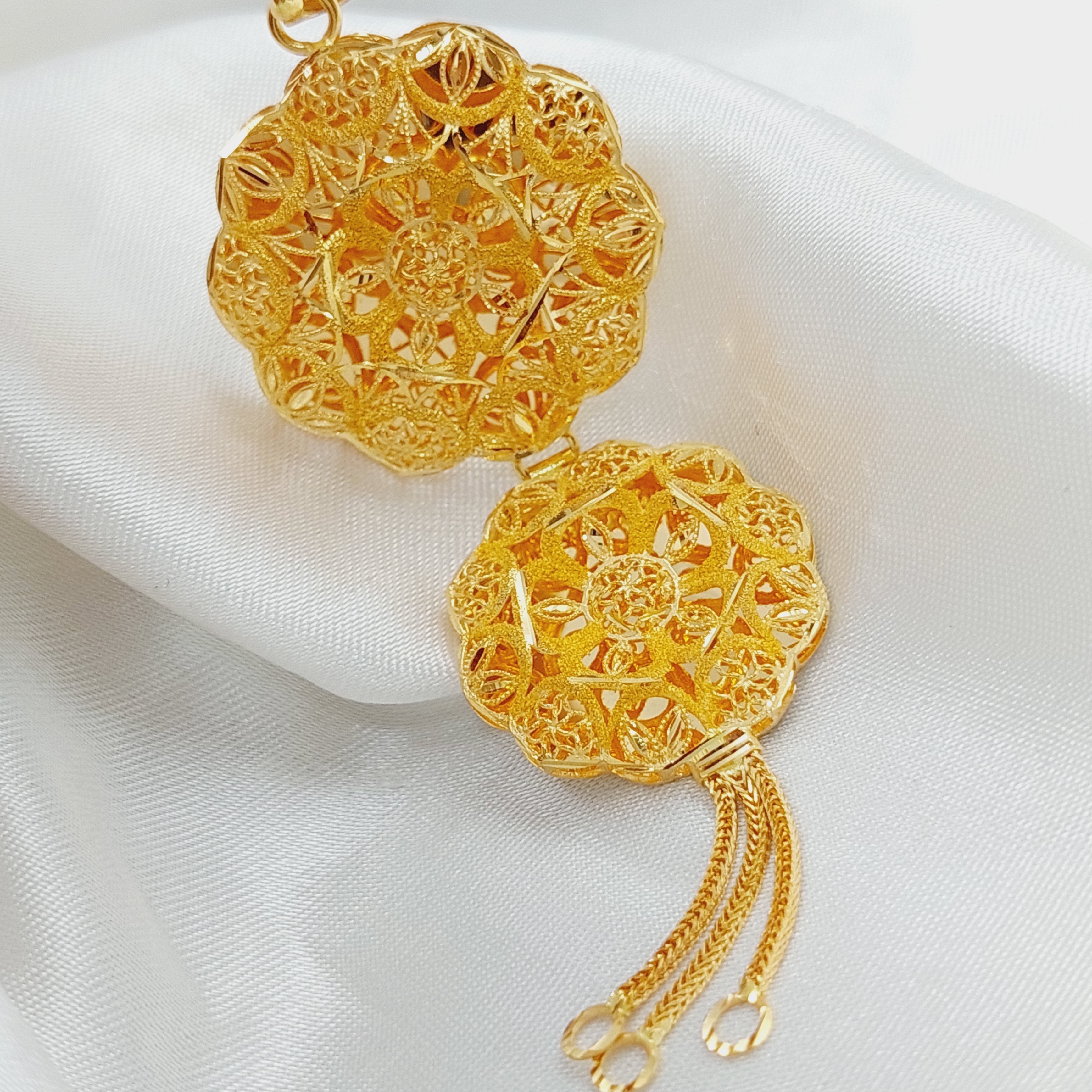 21K Kuwaiti Pendant – مجوهرات الشيخ سعيد